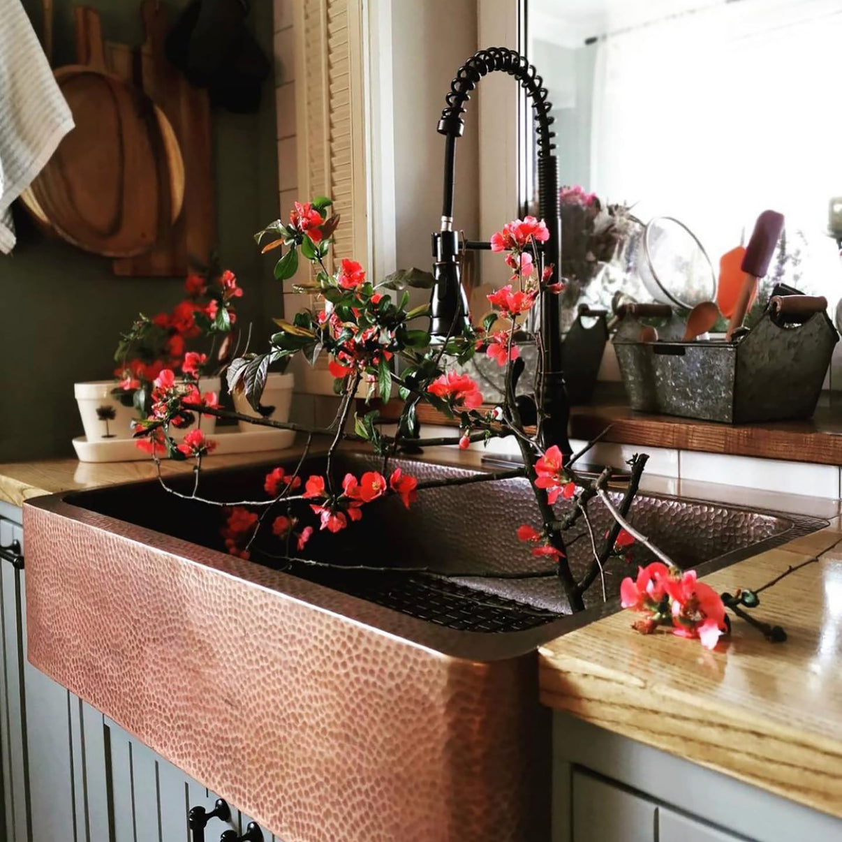 Hammered Copper Single Bowl Farmhouse Kitchen Sink-Deluxe | Zayian